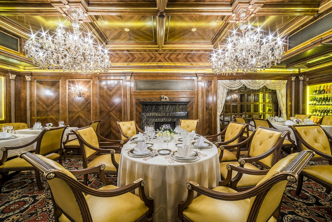 Degustacinė vakarienė 2 asmenim viešbučio premium klasės restorane