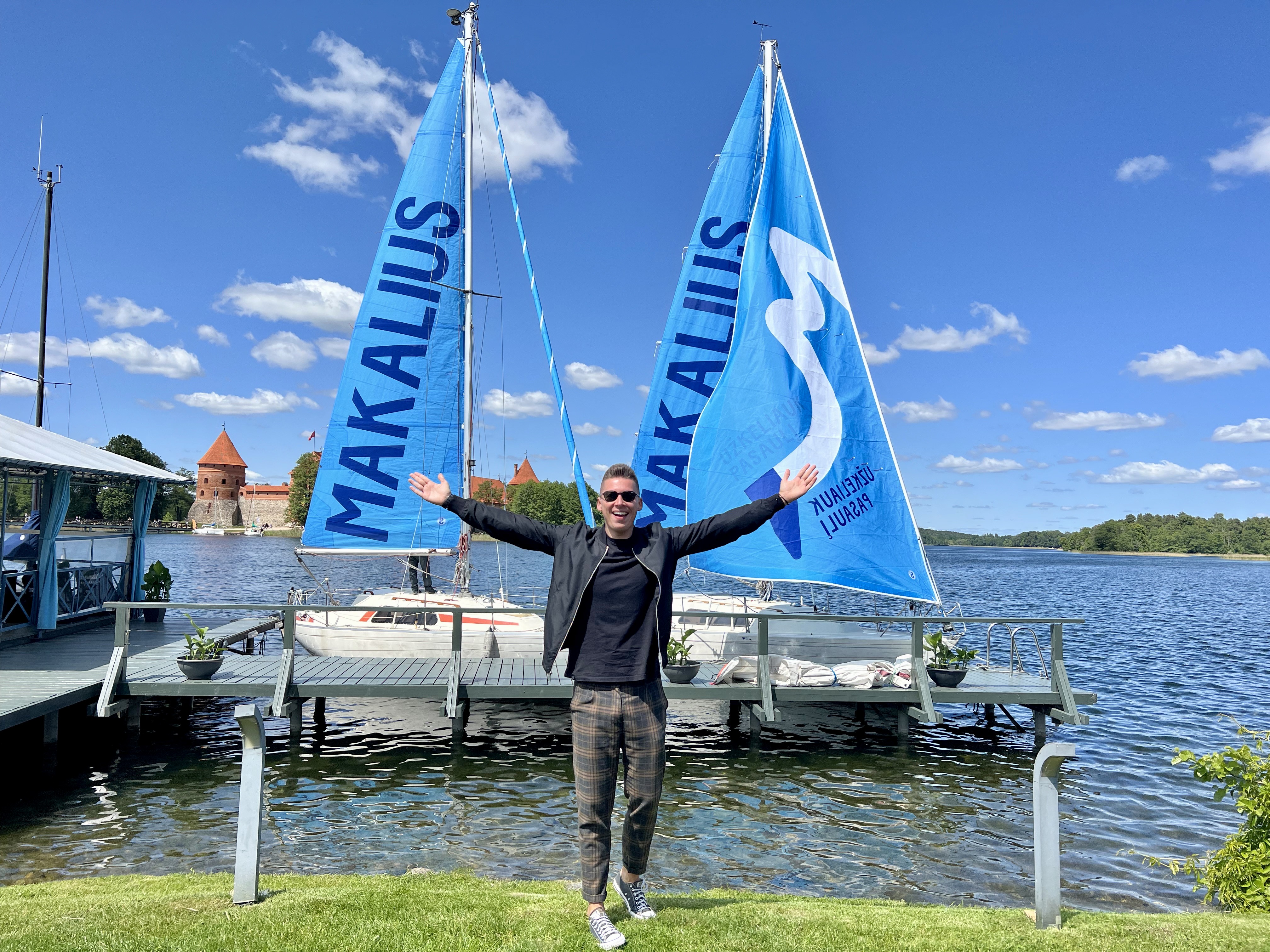 Pasiplaukiojimas jachta Galvės ežere Trakuose iki 9 asmenų