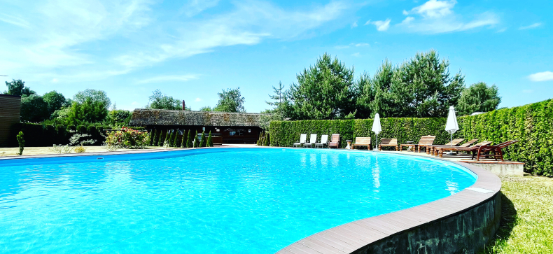 Poilsis šeimai (2+2) sodyboje Karpynė su maitinimu, baseinu ir pirtimi