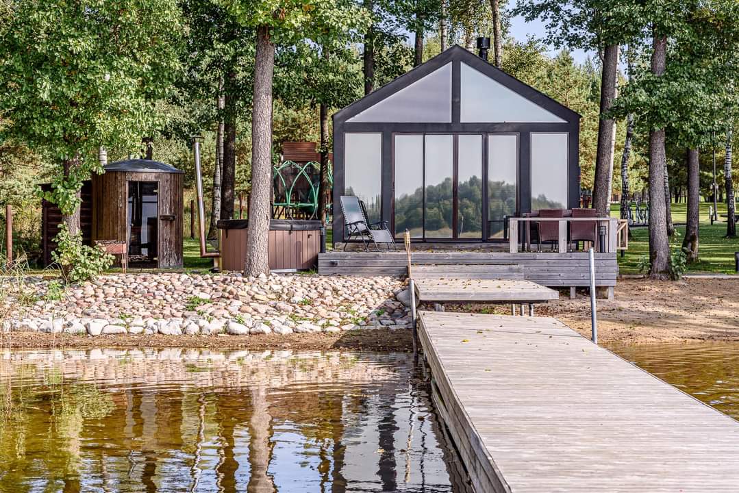 Poilsis privačiame Molėtai Resort namelyje dviem