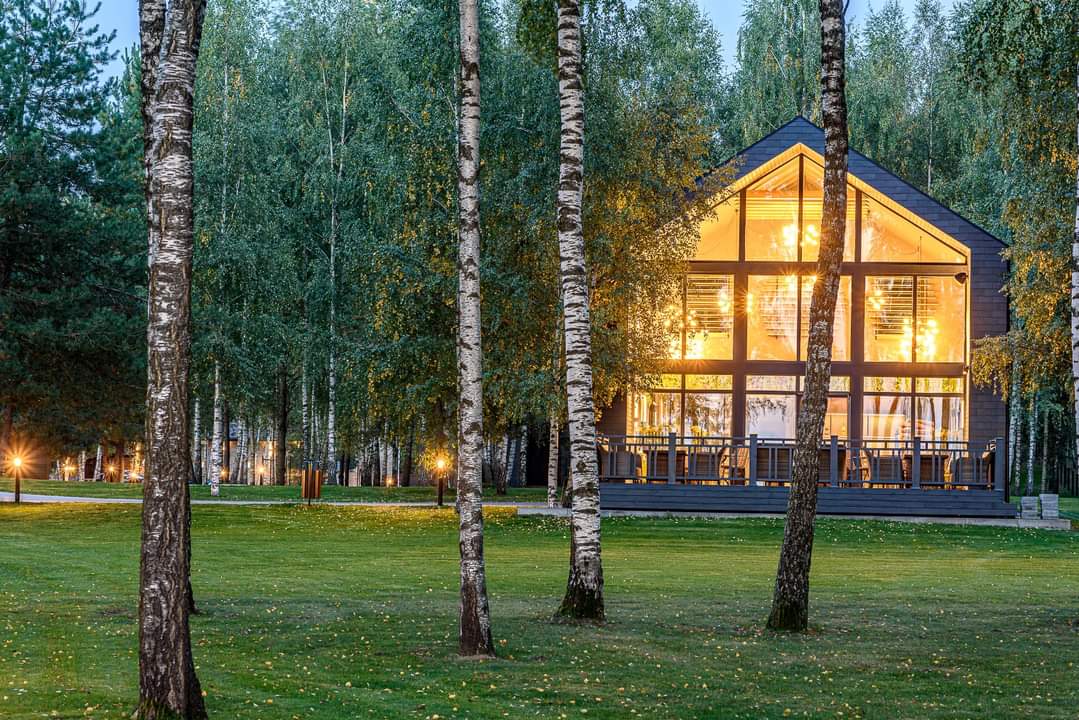 Poilsis privačiame Molėtai Resort namelyje dviem