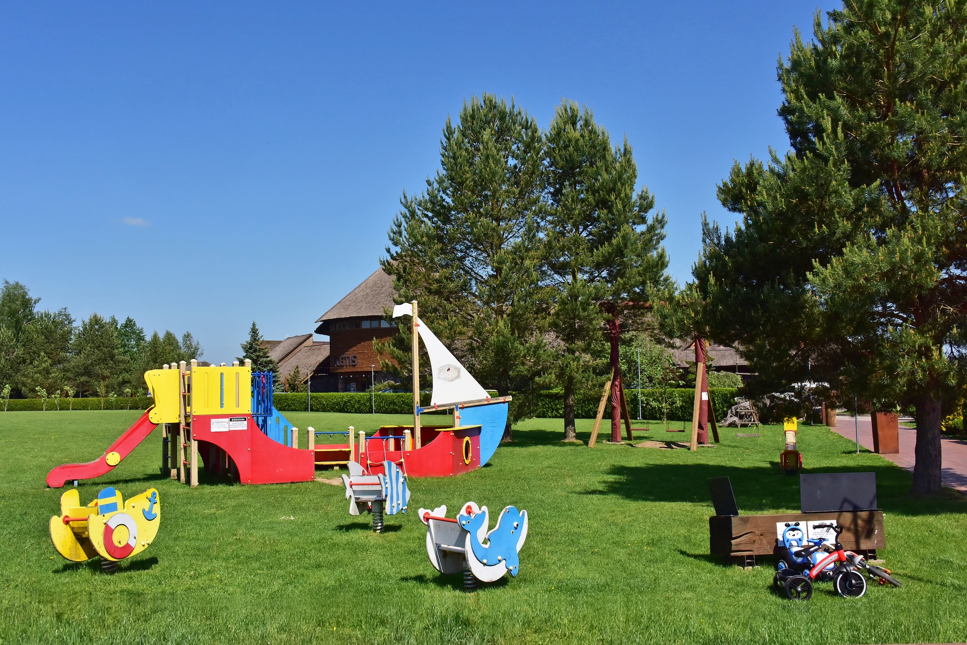 Poilsis šeimai sodyboje Karpynė su baseinu ir pirtimi